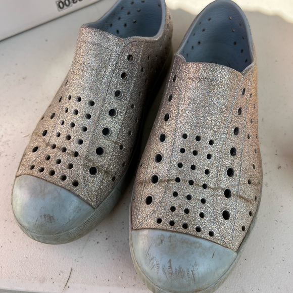 NATIVE YOUTH | Shoes | Native Shoes Size J2 | Poshmark